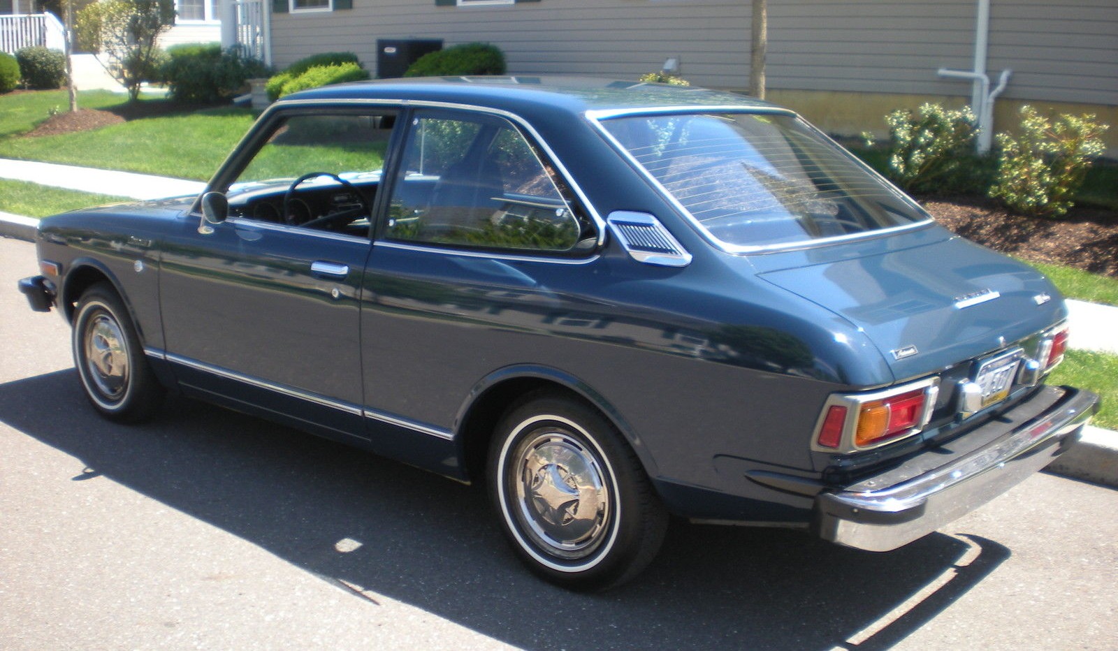 KIDNEY, ANYONE? 19k-mile 1974 Toyota Corolla | Japanese Nostalgic Car