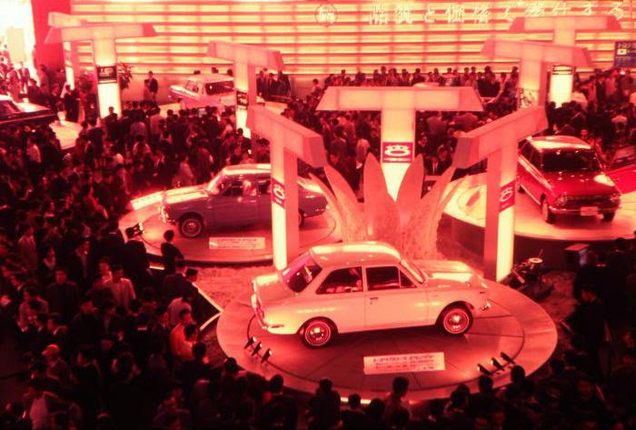 Japanese car displays from the Post War Miracle Years | Japanese ...