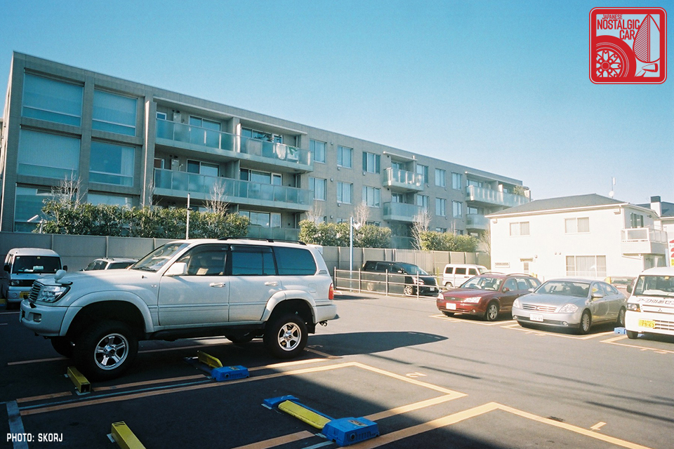 NIHON LIFE: How to park your car in Japan, Part 01 | Japanese Nostalgic Car