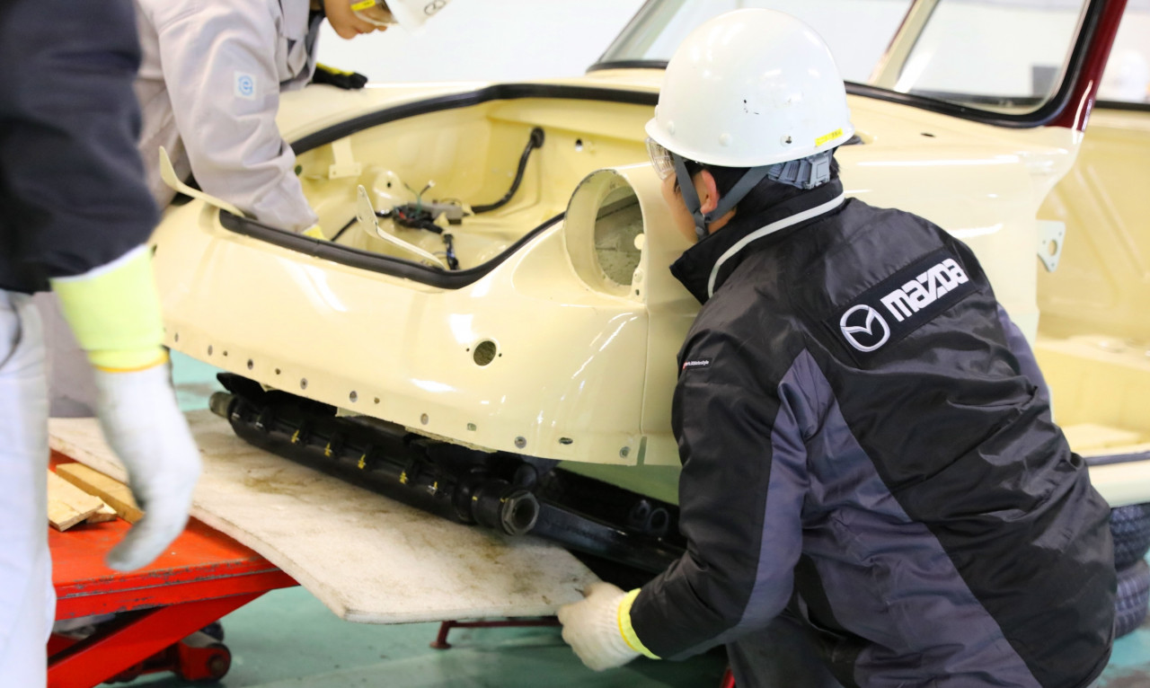 Mazda restoring its first production passenger car, the R360 Coupé ...