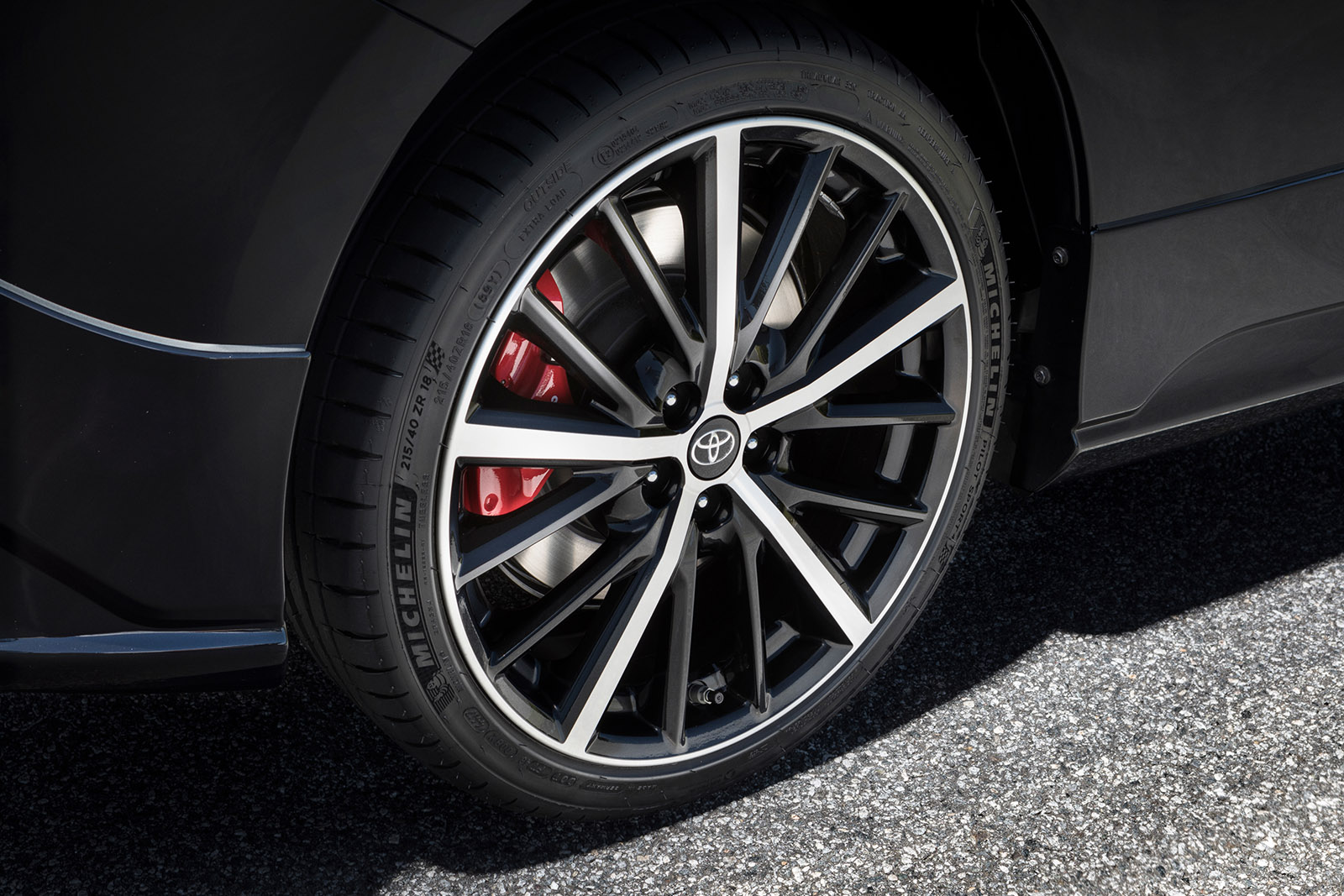 NEWS: Toyota brings back vintage tricolor livery on 86 TRD Special ...