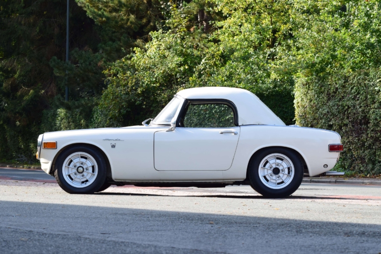 KIDNEY, ANYONE? 1968 Honda S800 Racing | Japanese Nostalgic Car
