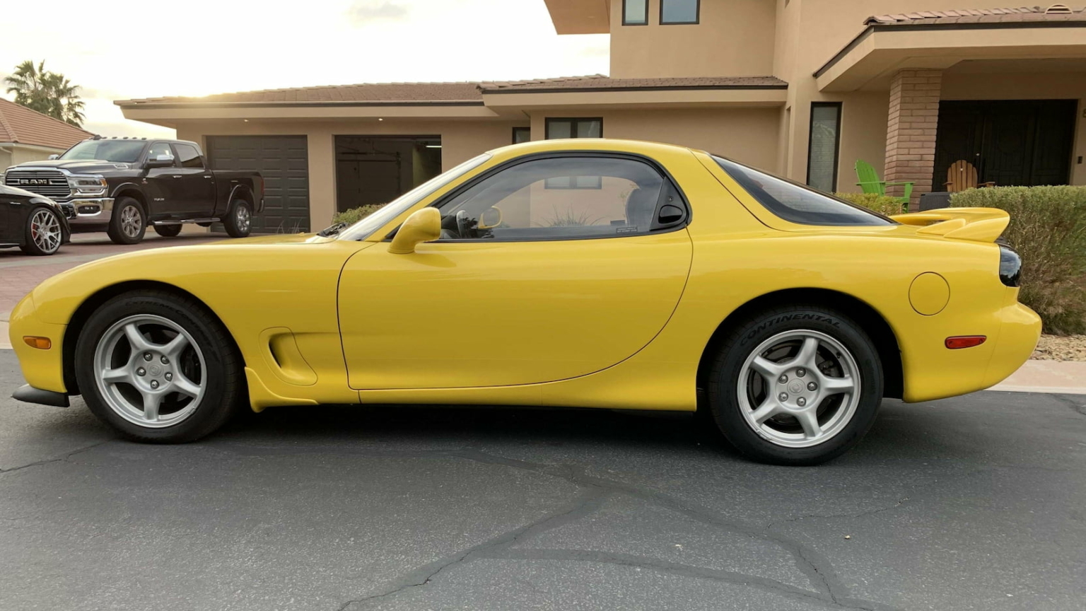 A Mazda RX-7 FD has sold for $60,000 at auction | Japanese Nostalgic Car