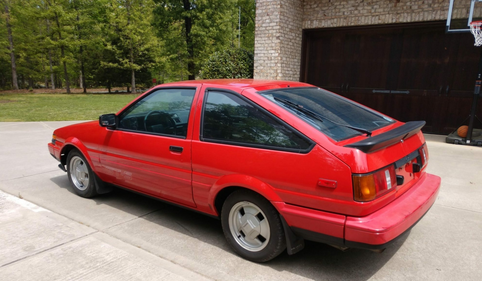 Toyota Corolla AE86 sells for $40,000 even with light rust | Japanese ...