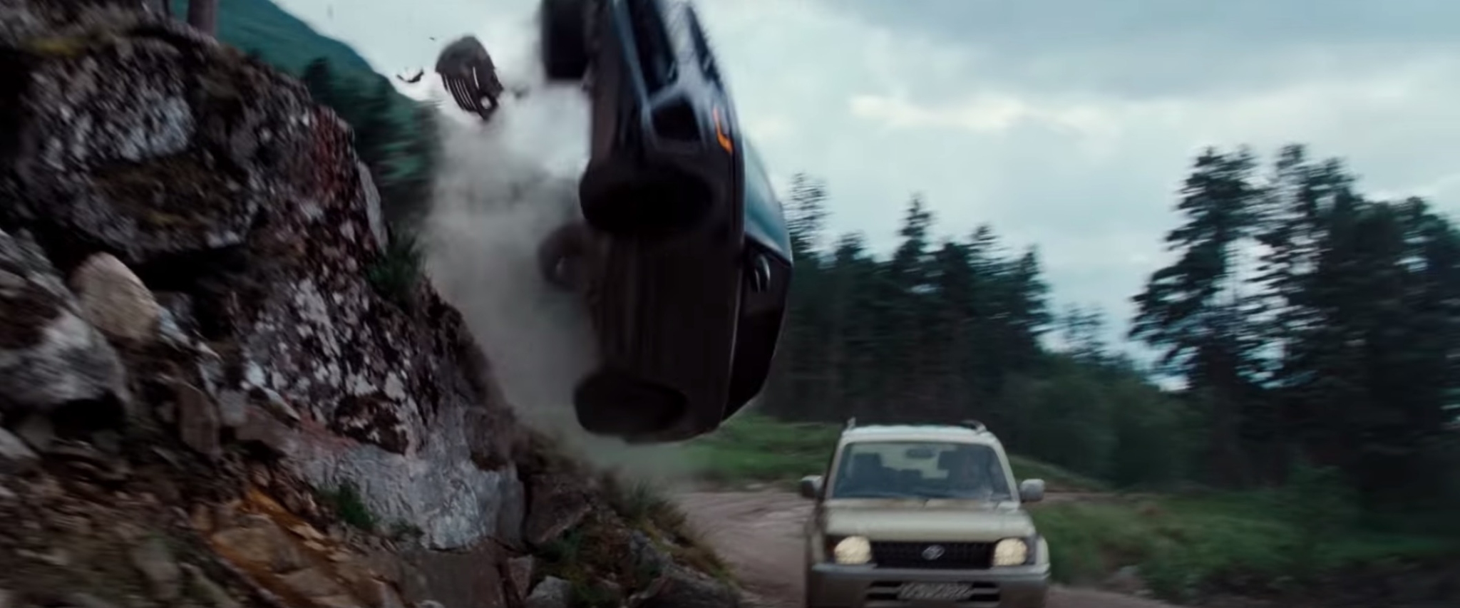 Range Rover promo video shows James Bond’s Toyota Land Cruiser ...