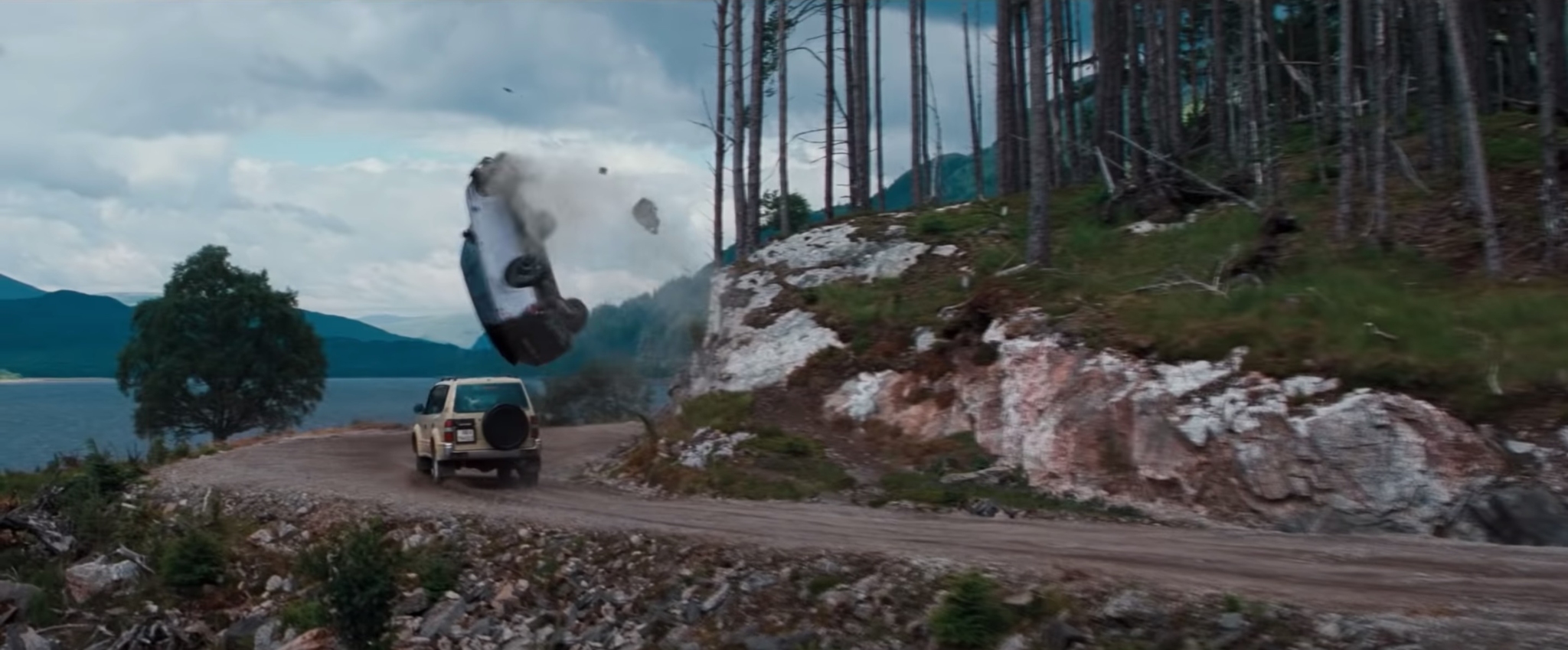 Range Rover promo video shows James Bond’s Toyota Land Cruiser ...