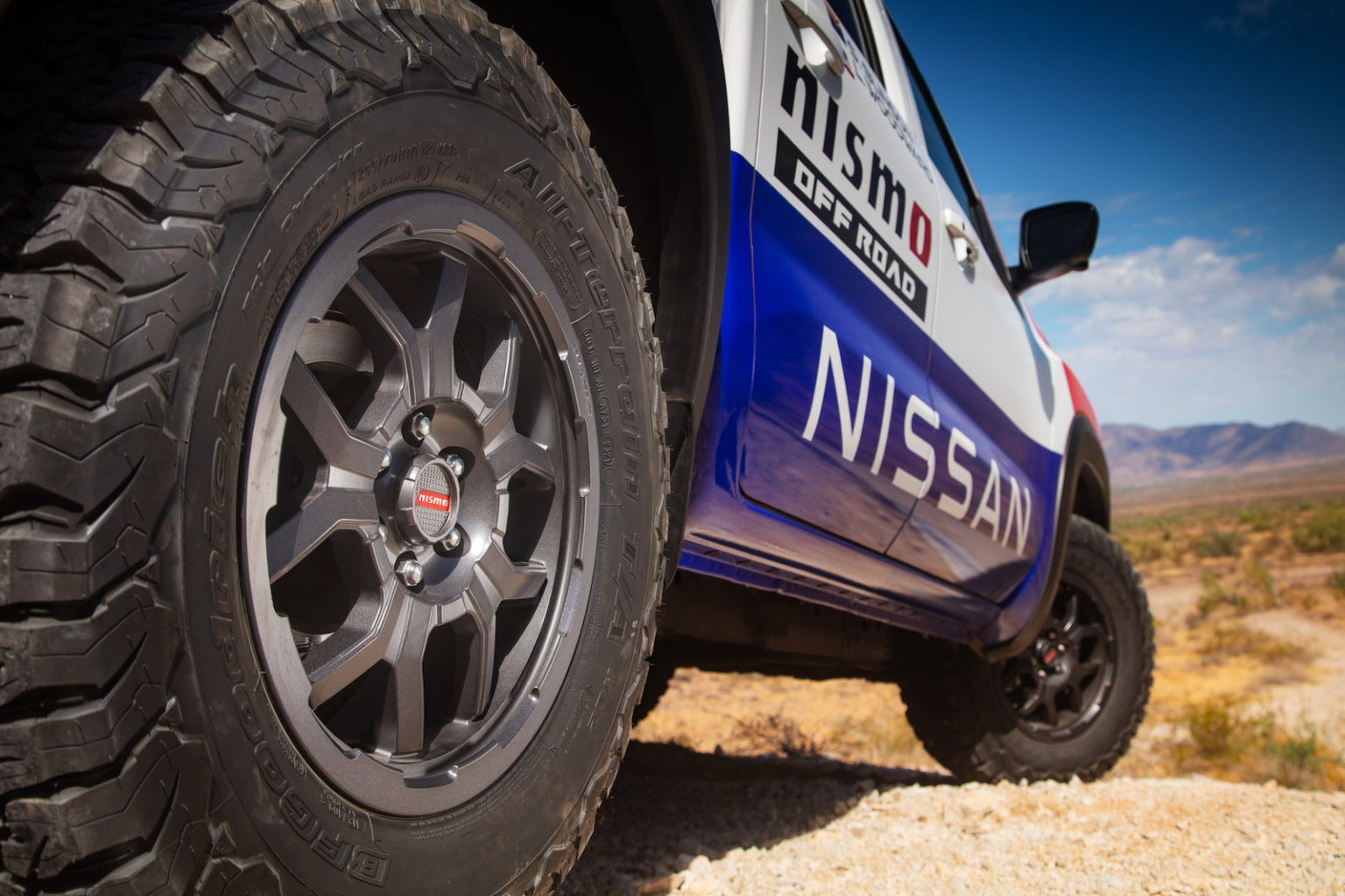 Nissan brings back 80s off-road racing livery on a Frontier rally truck ...