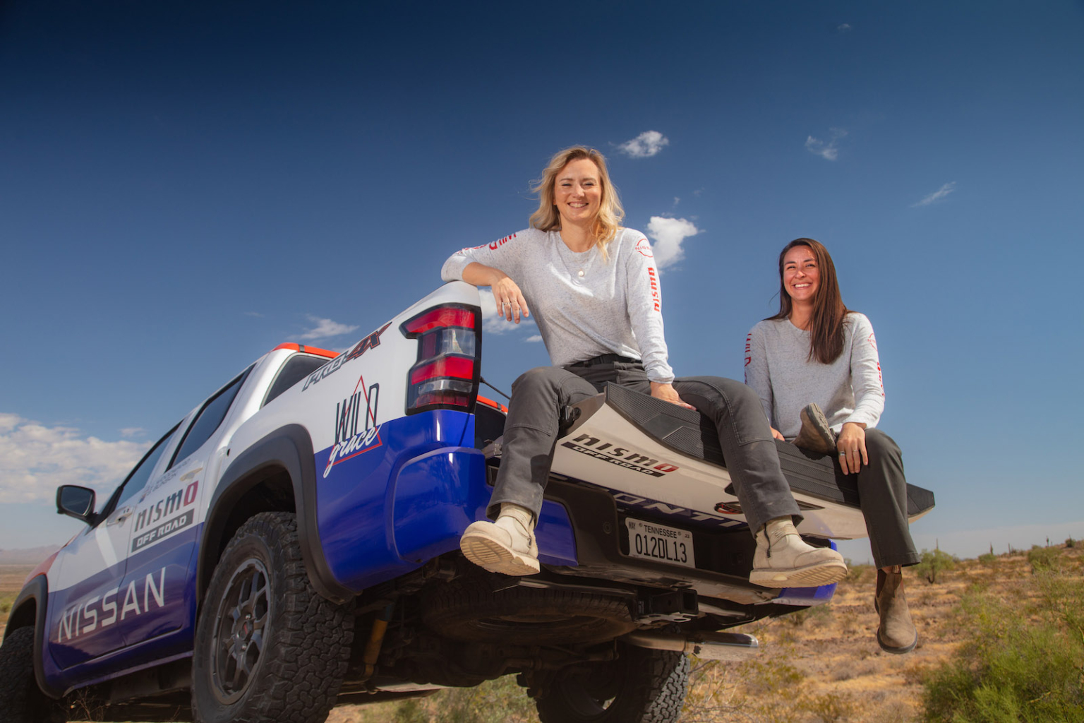Nissan brings back 80s off-road racing livery on a Frontier rally truck ...