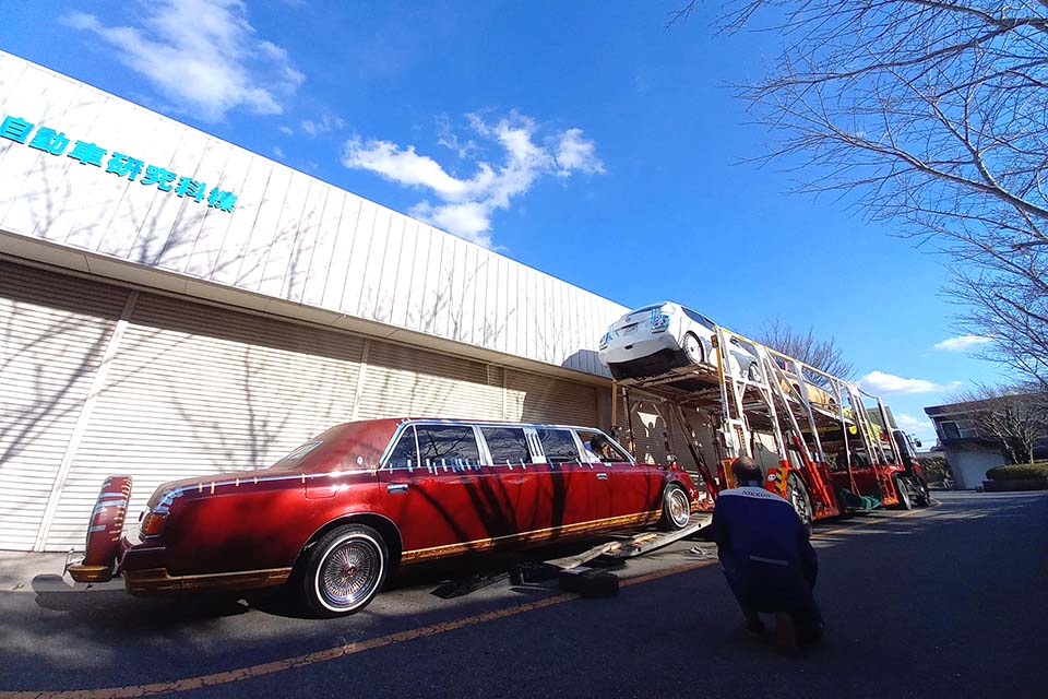 Toyota Century “Lowrider Limo” wins Sedan Grand Prix at Tokyo Auto ...