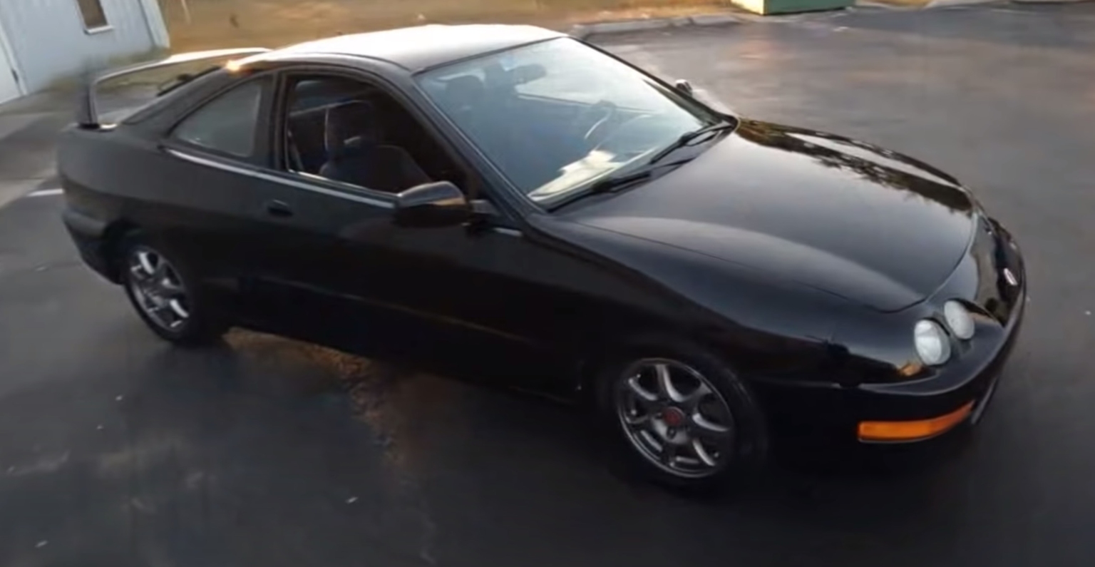 Acura Integra Type R driven by 86-year-old made new again | Japanese ...