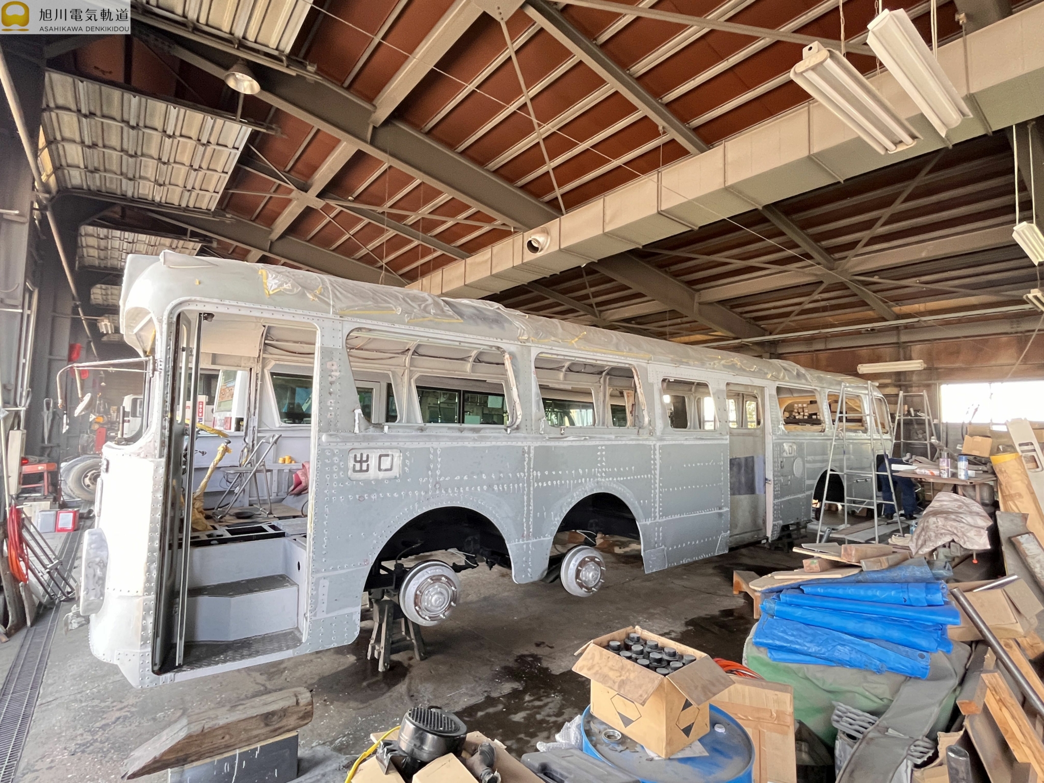 Mitsubishi Fuso’s rare dual front-axle bus has been restored | Japanese ...