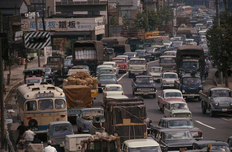 Traffic was already a problem in early 1960s Tokyo | Japanese Nostalgic Car