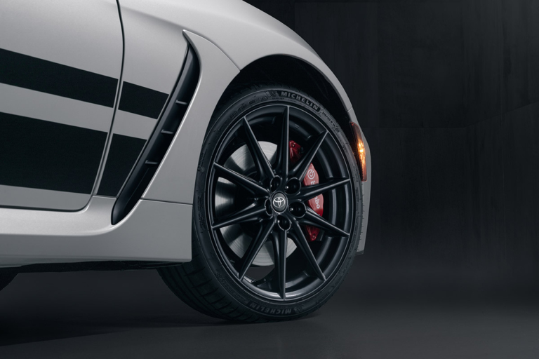 Toyota GR86 Trueno Edition pays tribute to the original panda 86 ...