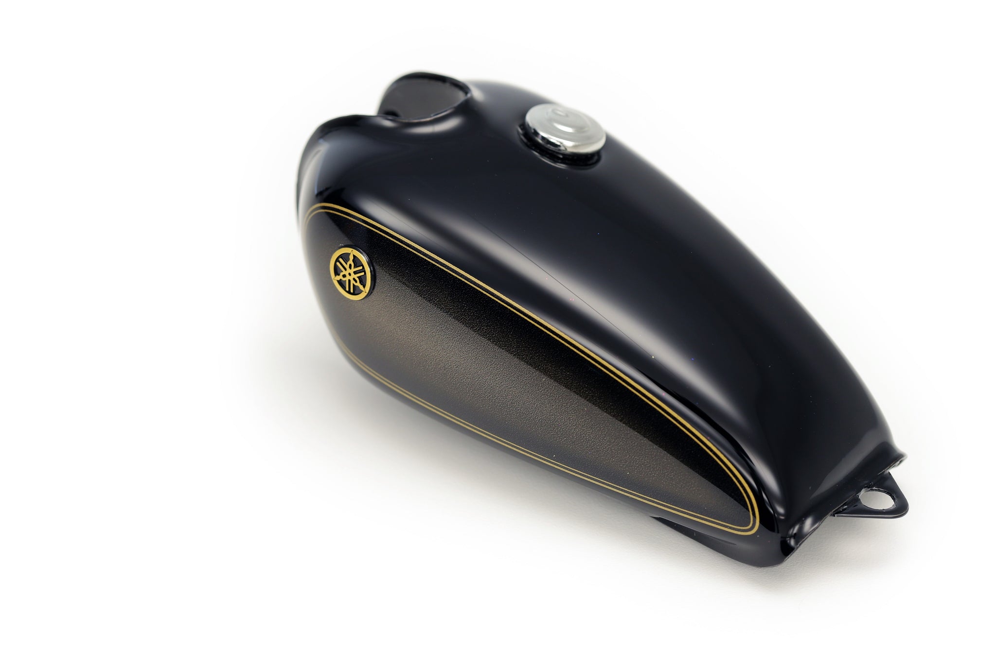 Yamaha’s miniature SR400 fuel tank marks over 40 years of production ...