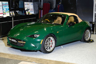 Mazda Miata Roadster ND in “V-Special” BRG looks pretty sharp ...