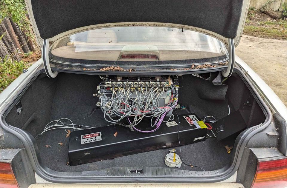 Bose’s jumping “Magic Carpet” Lexus LS400 is now a parts donor ...