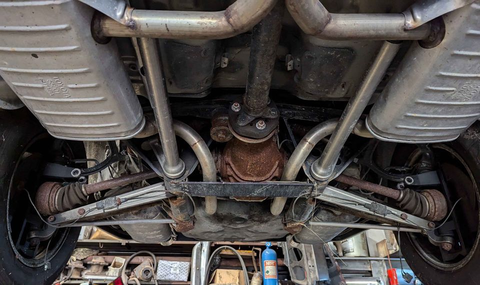 Bose’s jumping “Magic Carpet” Lexus LS400 is now a parts donor ...