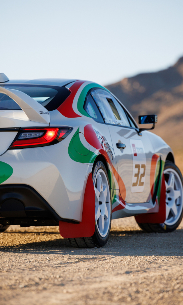 Toyota Celica GT-Four reimagined in Castrol-colored, AWD, turbo GR86 ...